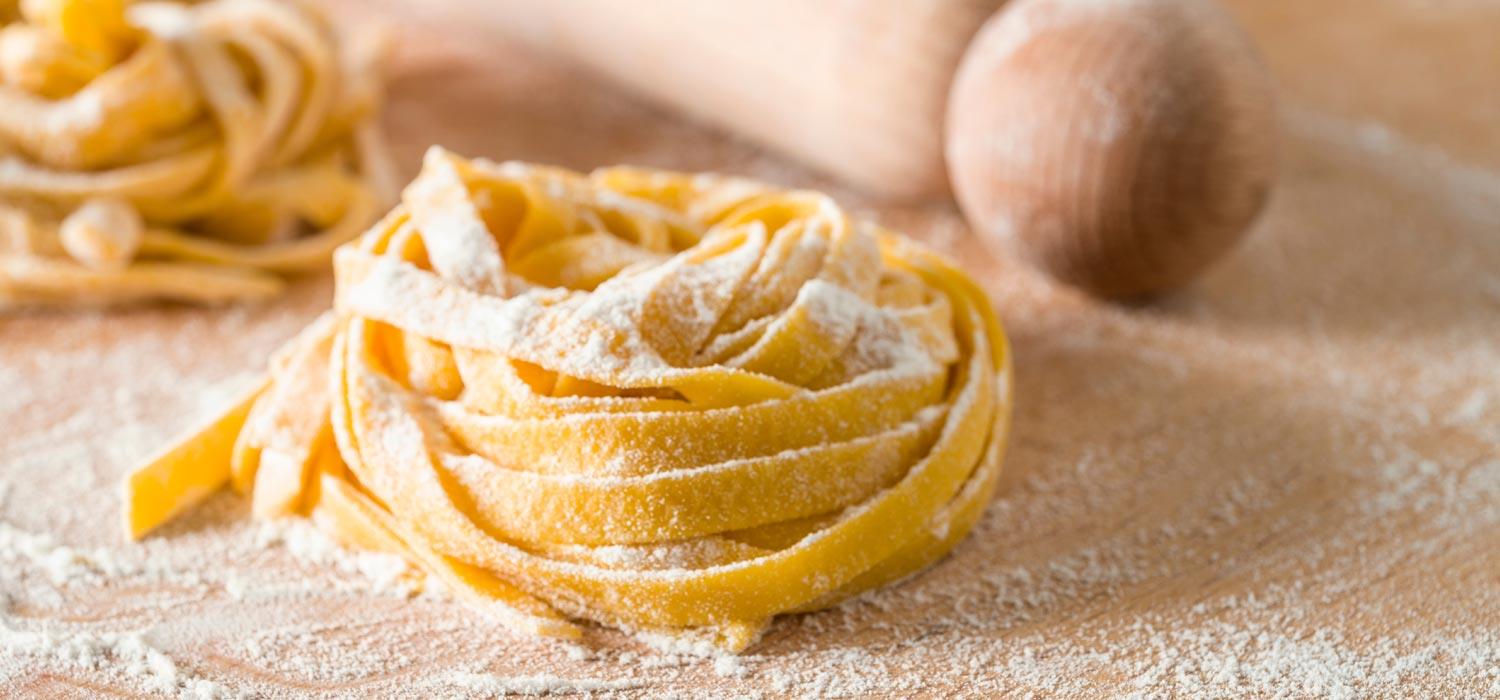 Pasta fresca fatta in casa: ricetta base, semplice e veloce